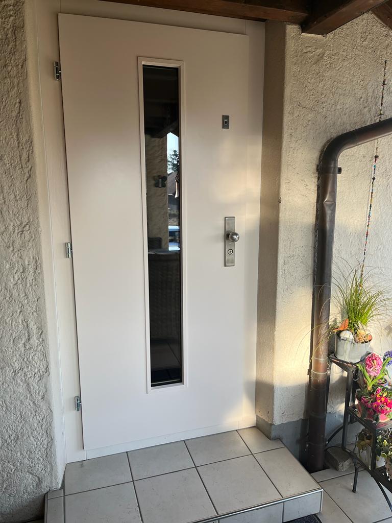 BAFRI AG :: Renovationen & Sanierungen von Türen jeglicher Art