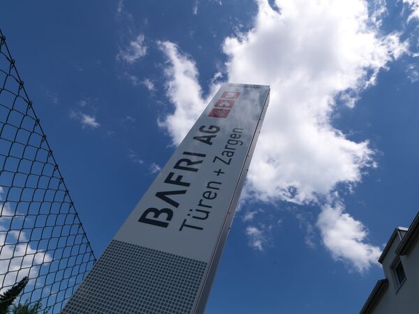 BAFRI AG :: Zargentüren, Innentüren, Aussentüren, Glastüren