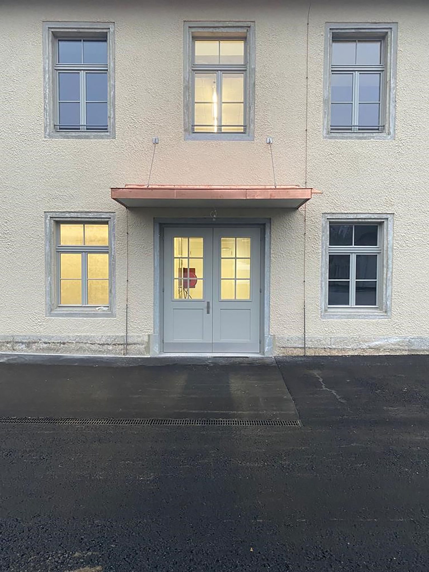 BAFRI AG :: Renovationen & Sanierungen von Türen jeglicher Art