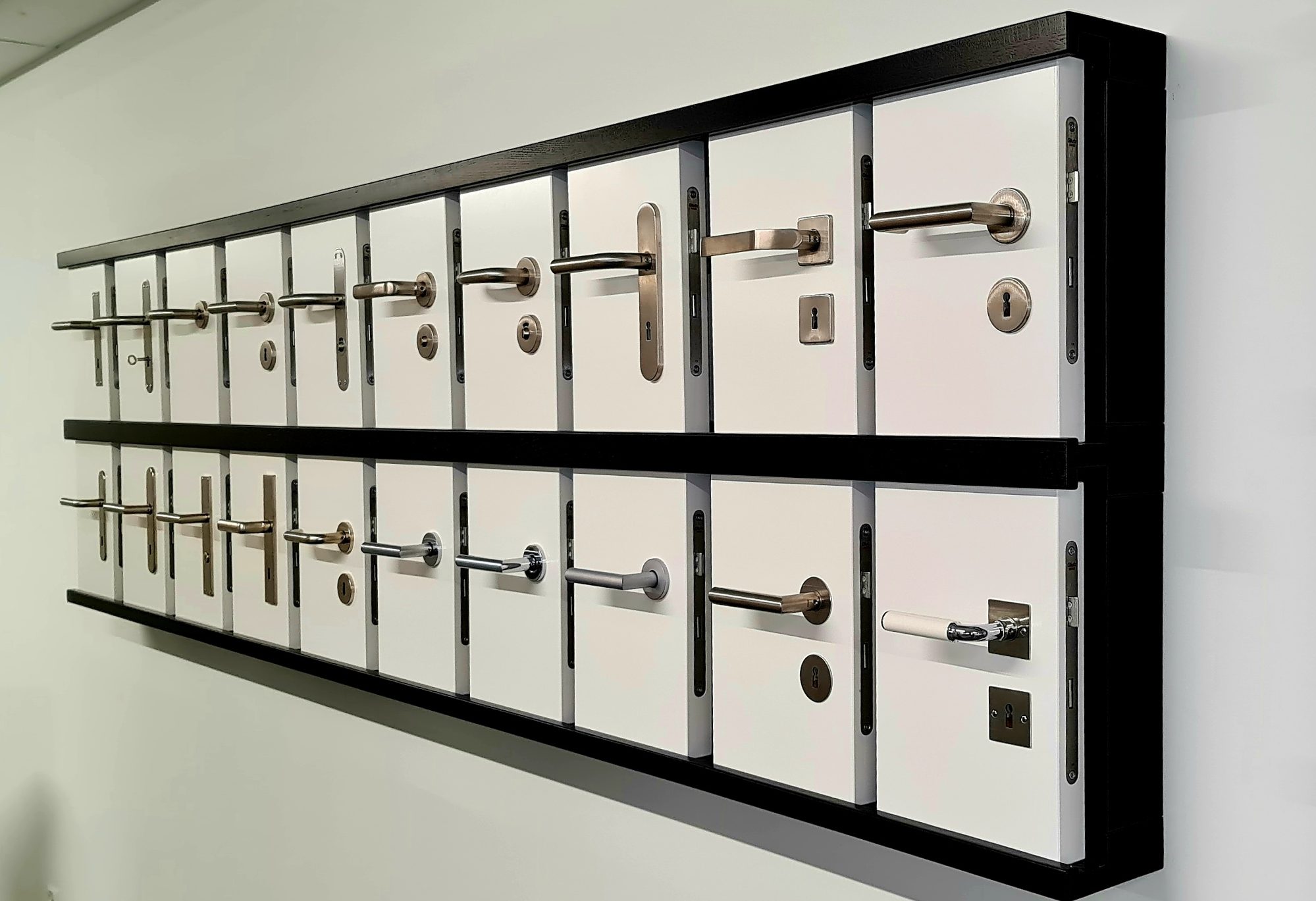 BAFRI AG :: Beschläge für jede Türe und jeden Geschmack